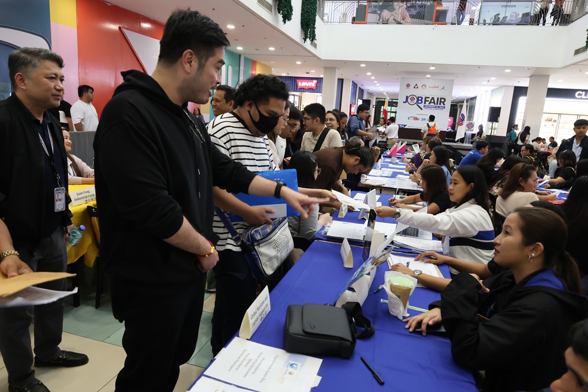 Tourism Week job fair at Harbor Point Ayala Mall